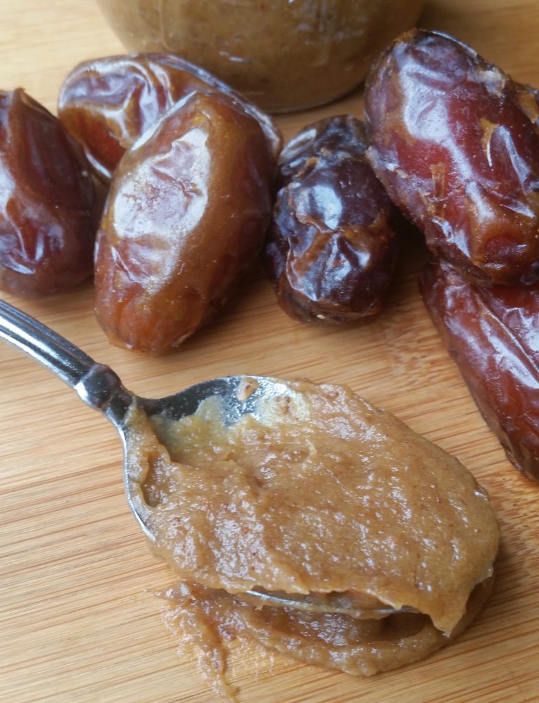 Date Paste: The natural caramelly sweetener that's full of nutrients ...